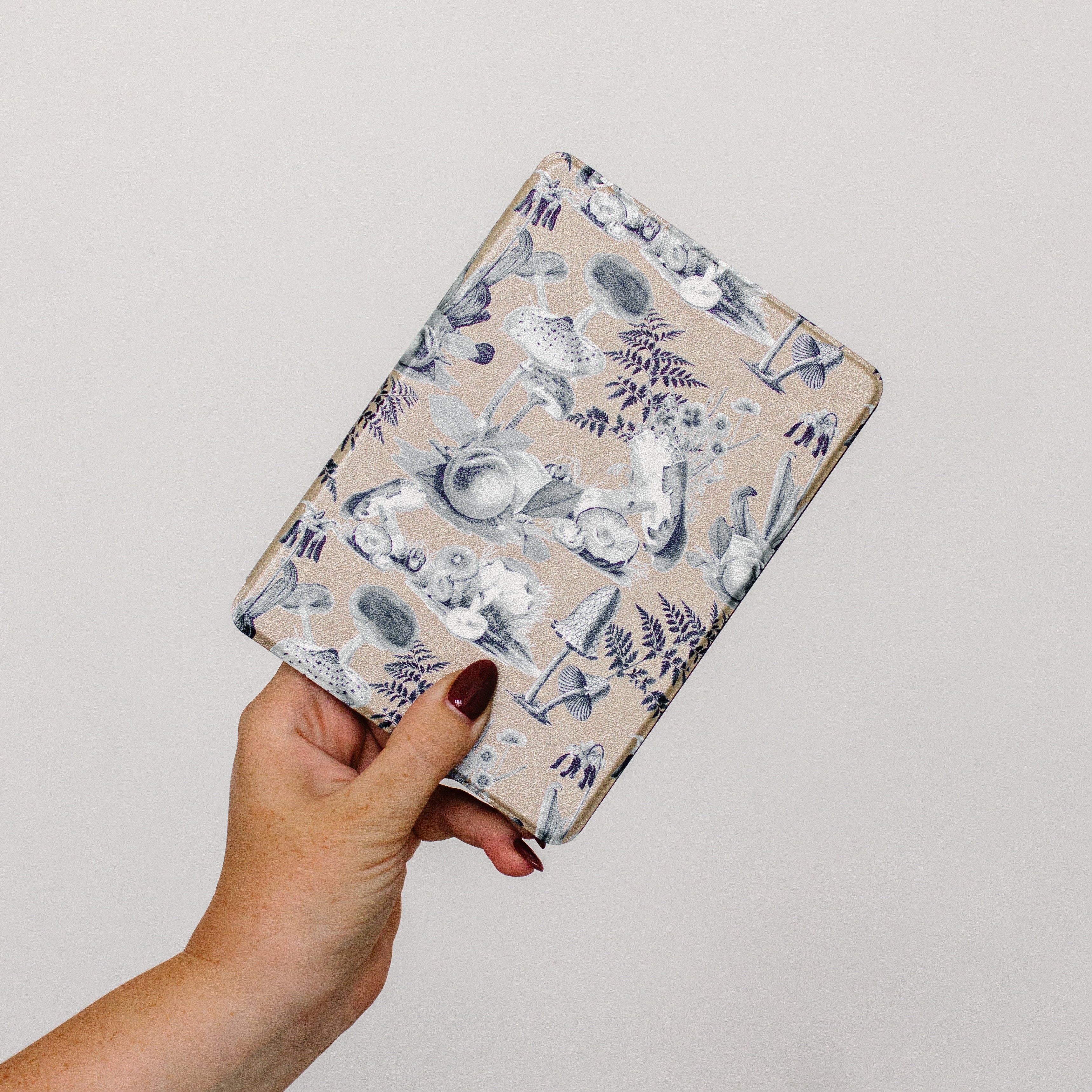 Cottagecore • Kindle Case – page.